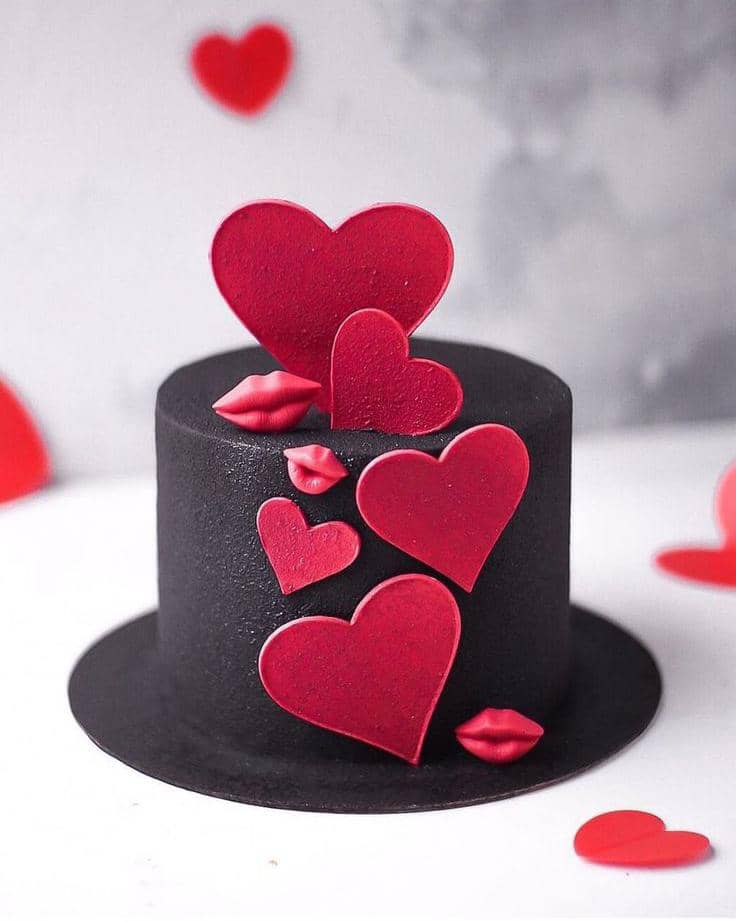 Kiss Heart Cake - Doofies Cakes | Buy Cakes Online in Abuja, Nigeria ...